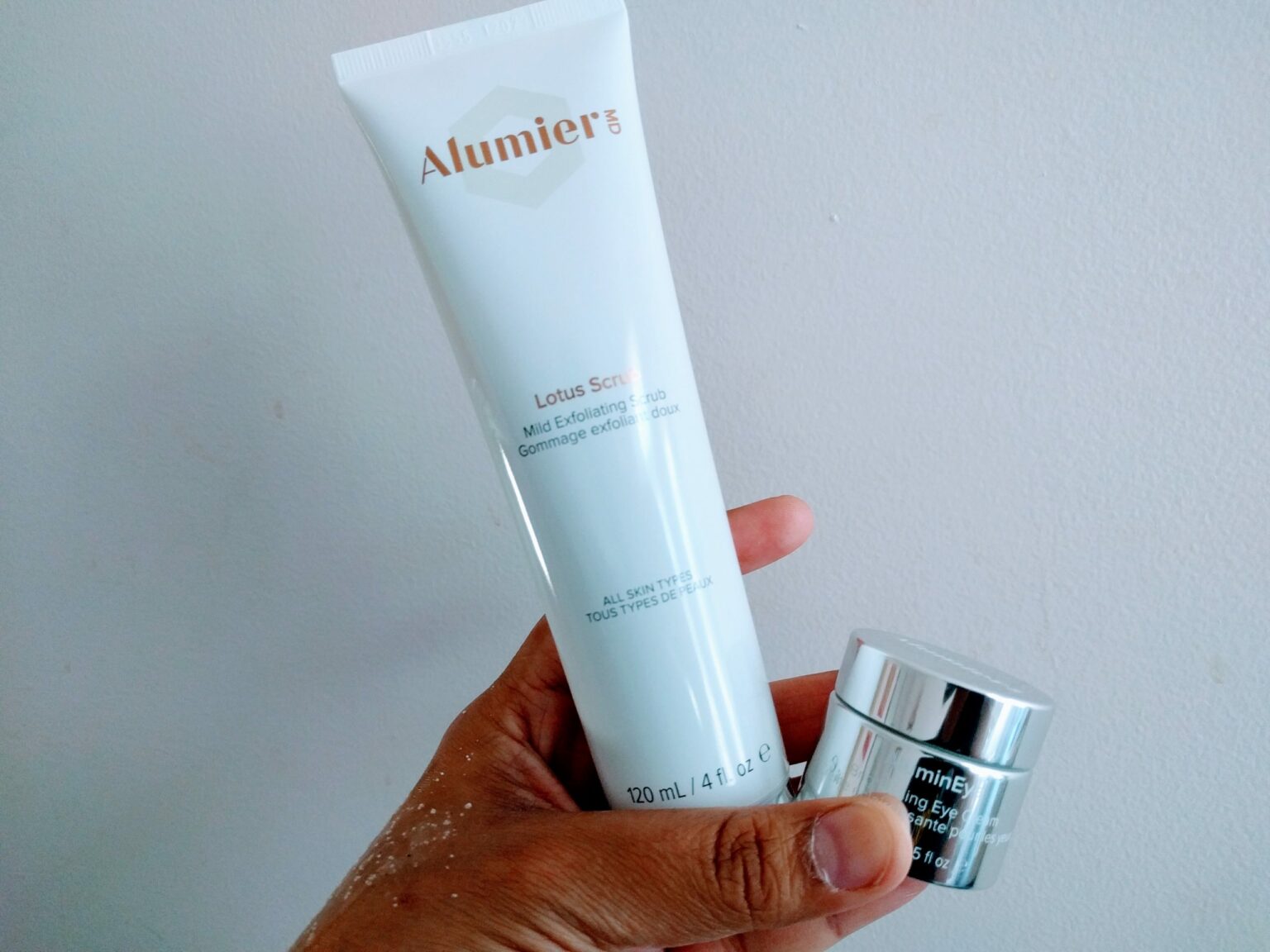 Alumier MD AluminEye & Lotus Scrub - Review + Giveaway - The Velvet Life