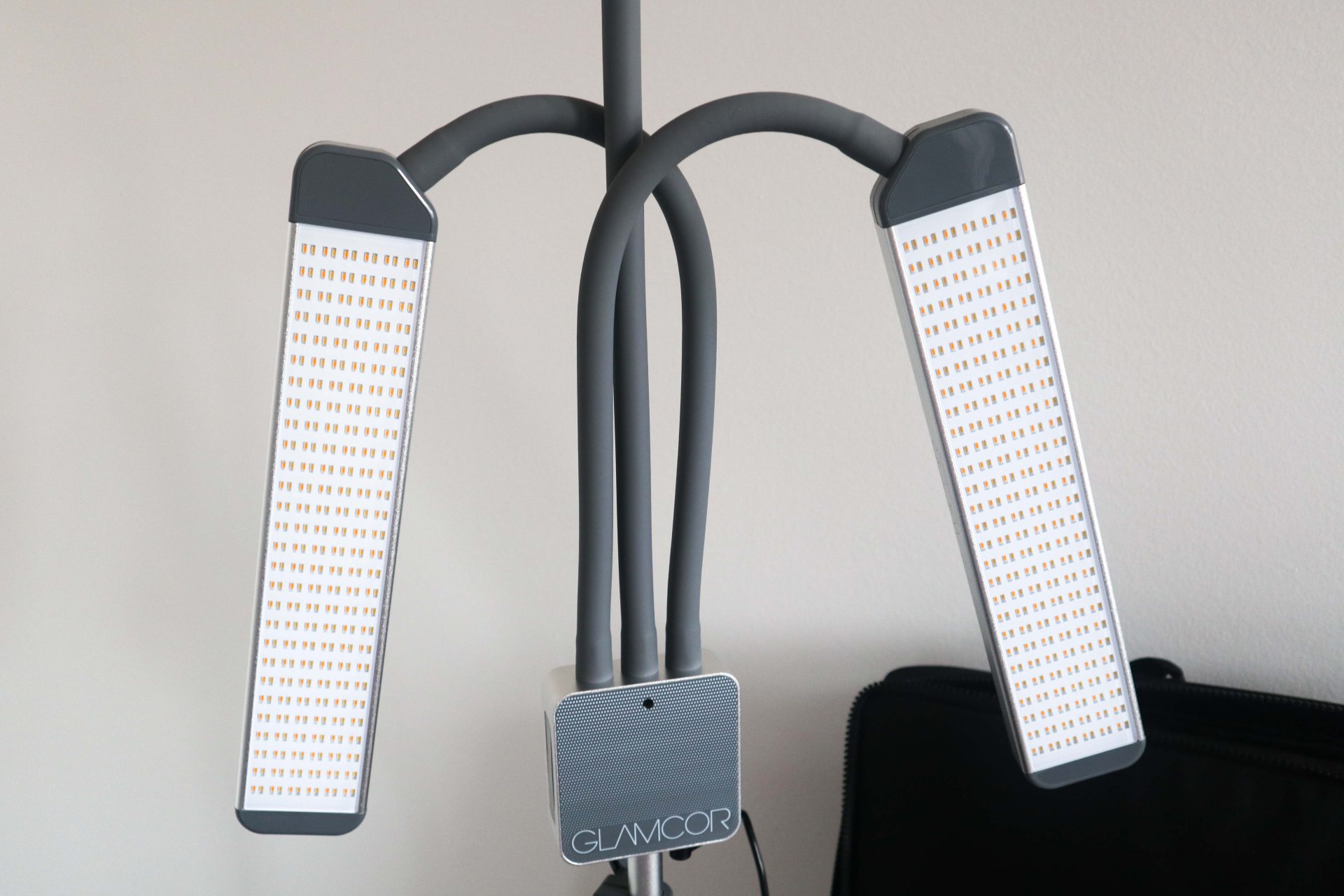 Glamcor MULTIMEDIA X Light Kit Review - The Velvet Life