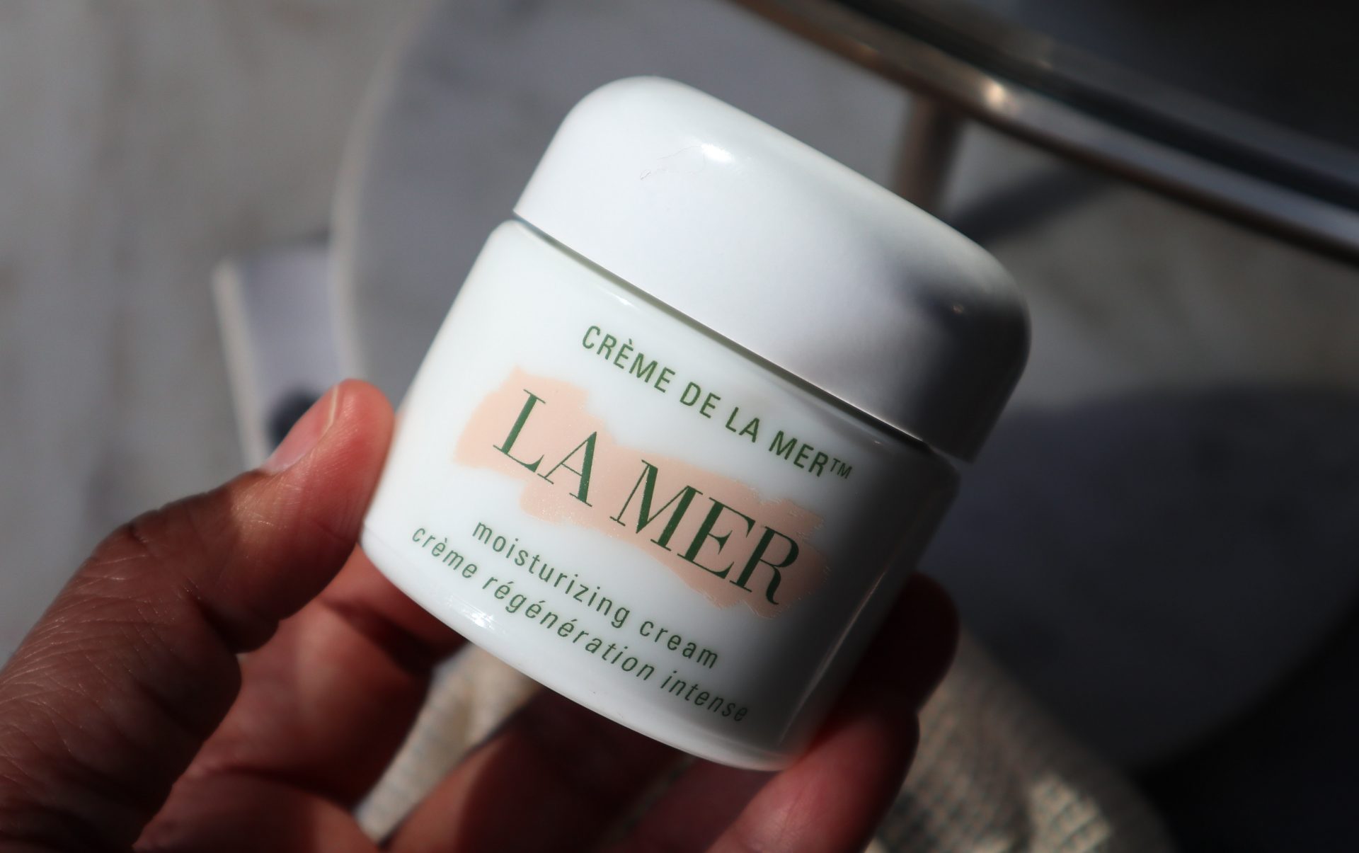 La Mer Moisturizing Cream Review - The Velvet Life