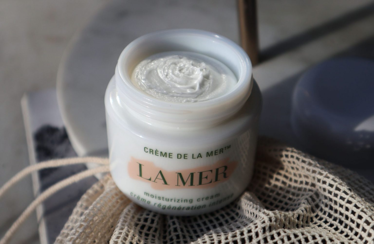 La Mer Moisturizing Cream Review - The Velvet Life