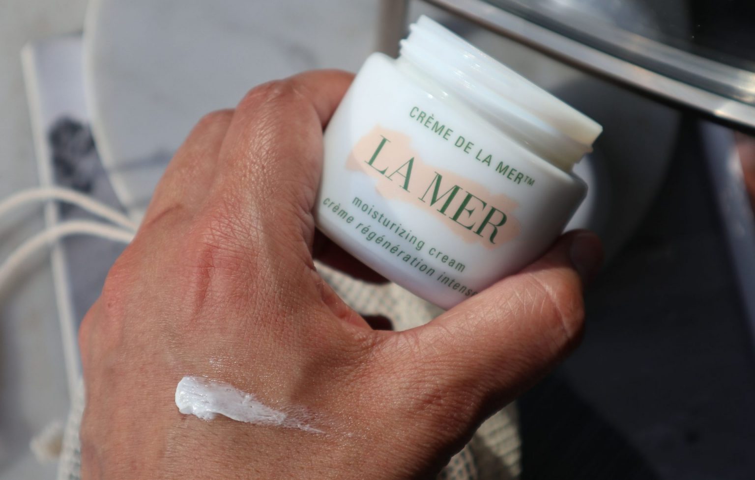 La Mer Moisturizing Cream Review - The Velvet Life