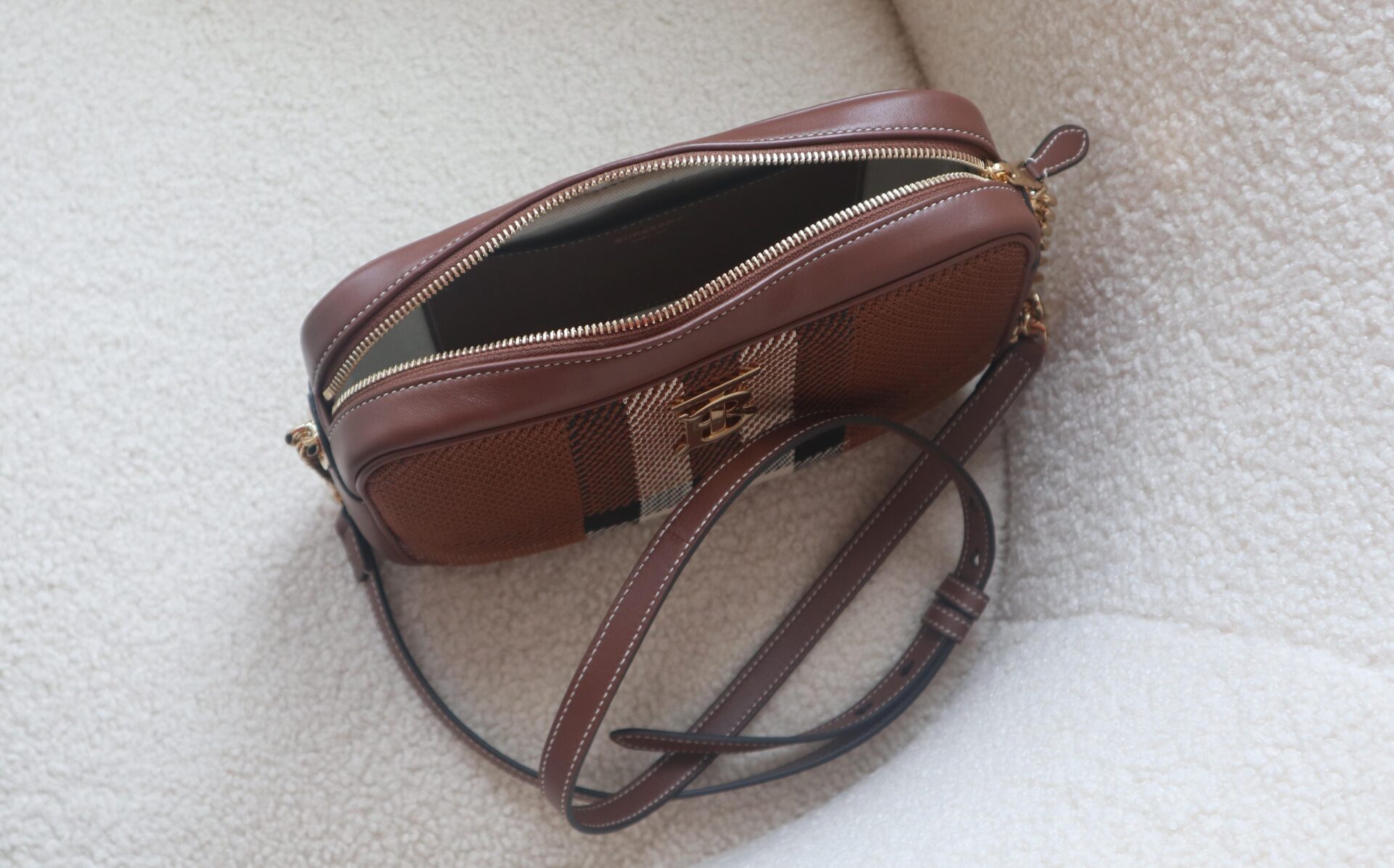 Burberry Lola Camera Bag Review - The Velvet Life