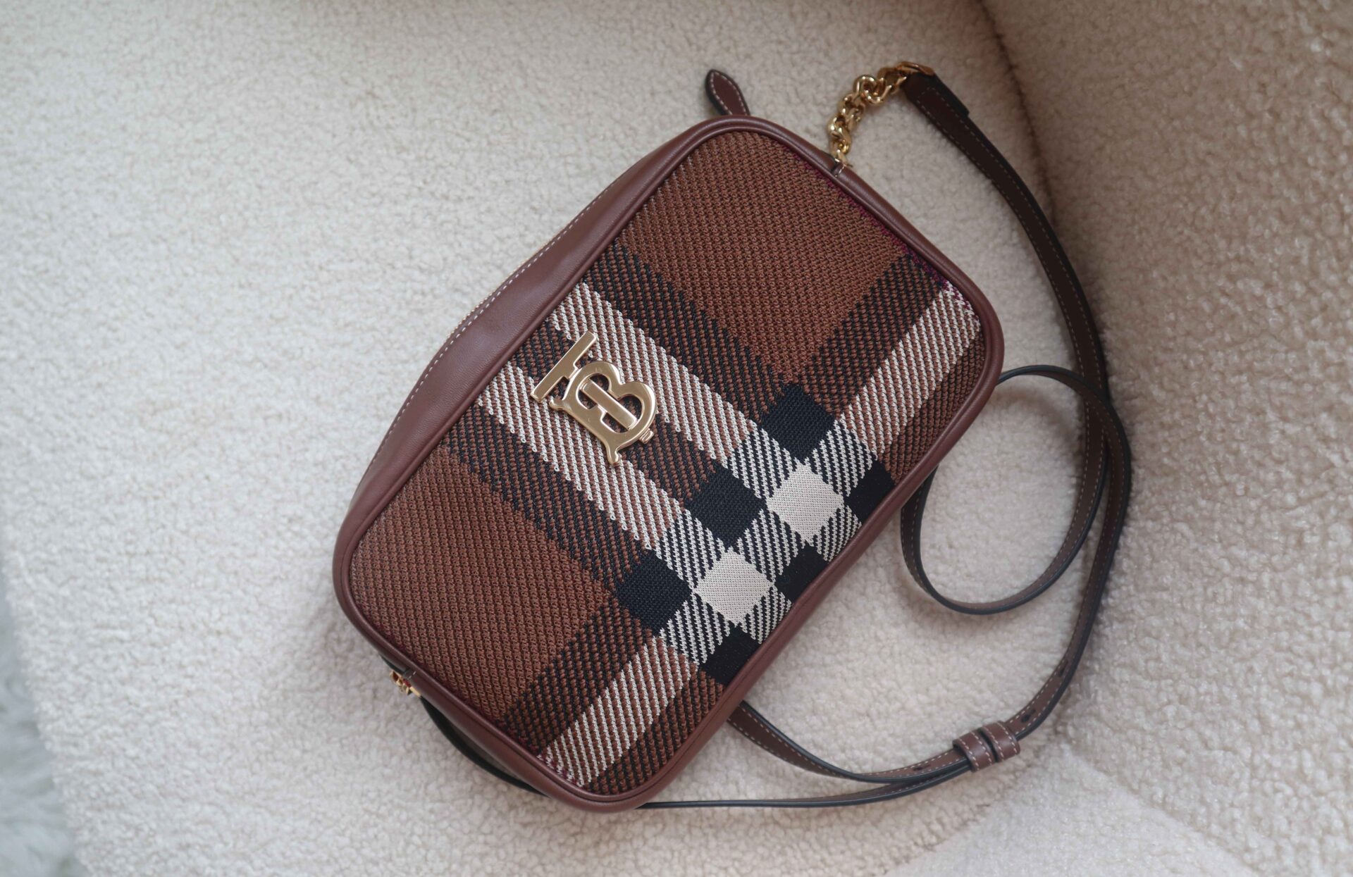 Burberry Lola Camera Bag Review - The Velvet Life