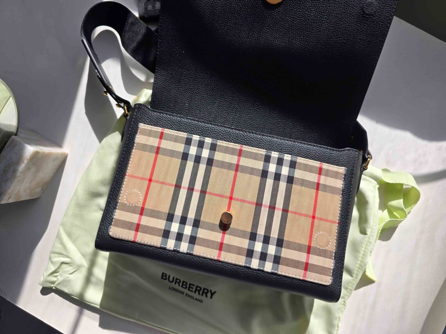 Burberry Note Bag Review - The Velvet Life
