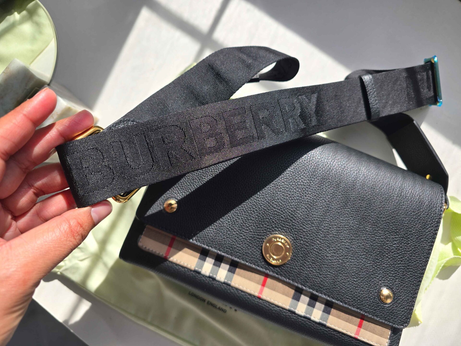 Burberry Note Bag Review - The Velvet Life