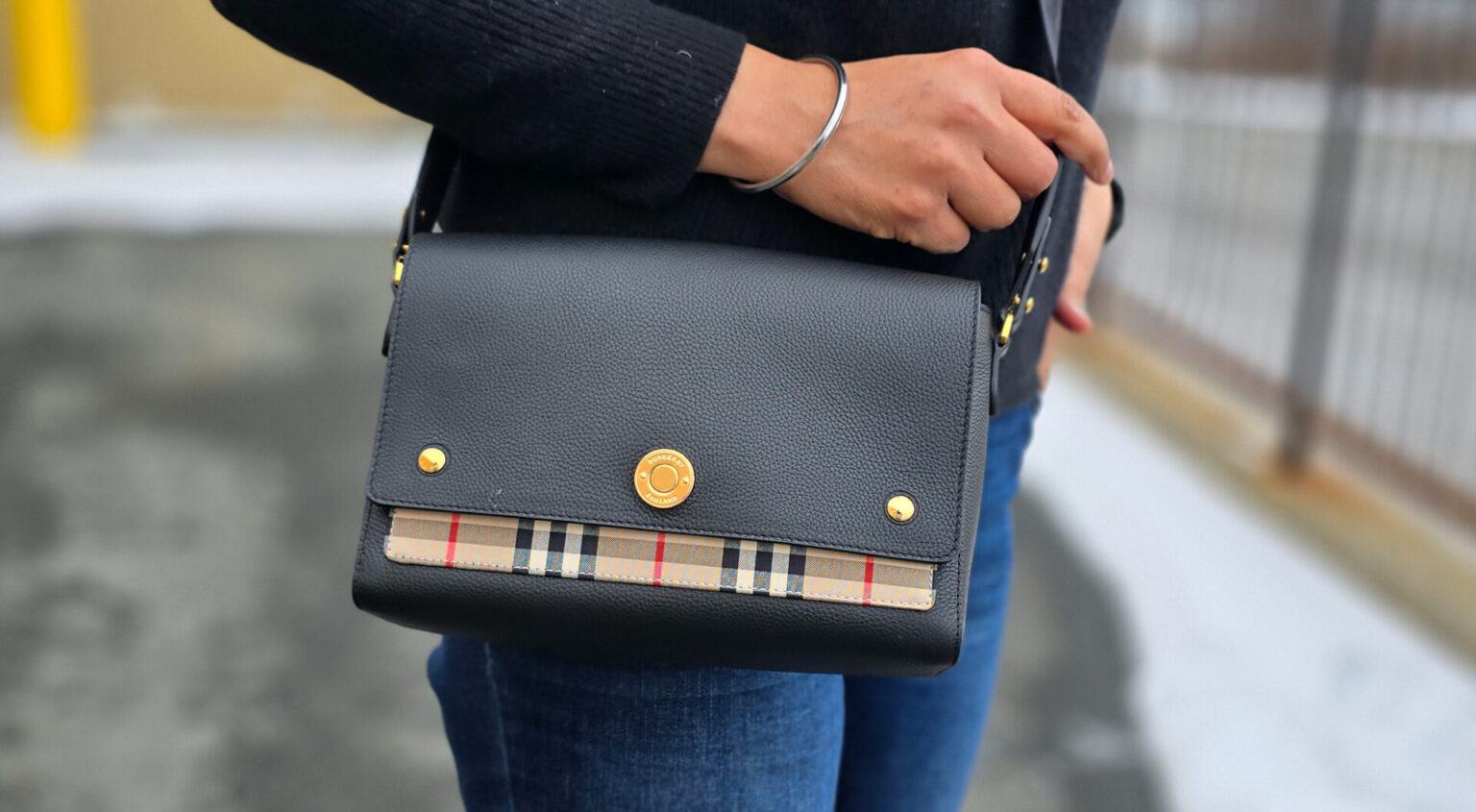 Burberry Note Bag Review - The Velvet Life