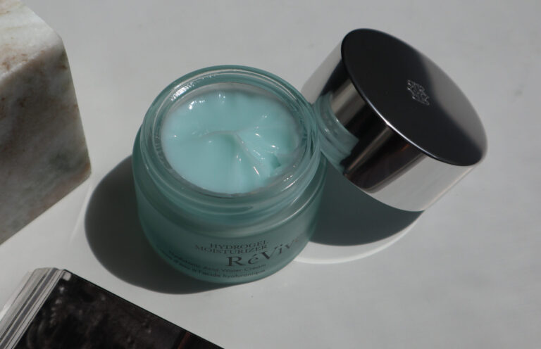Revive Hydrogel Moisturizer: A Surge of Hydration with 4D Hyaluronic ...