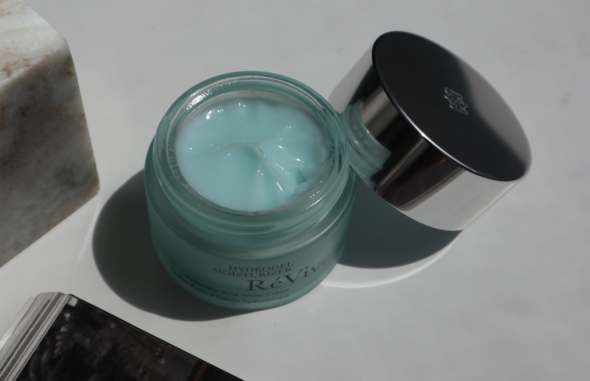 Revive Hydrogel Moisturizer: A Surge of Hydration with 4D Hyaluronic ...